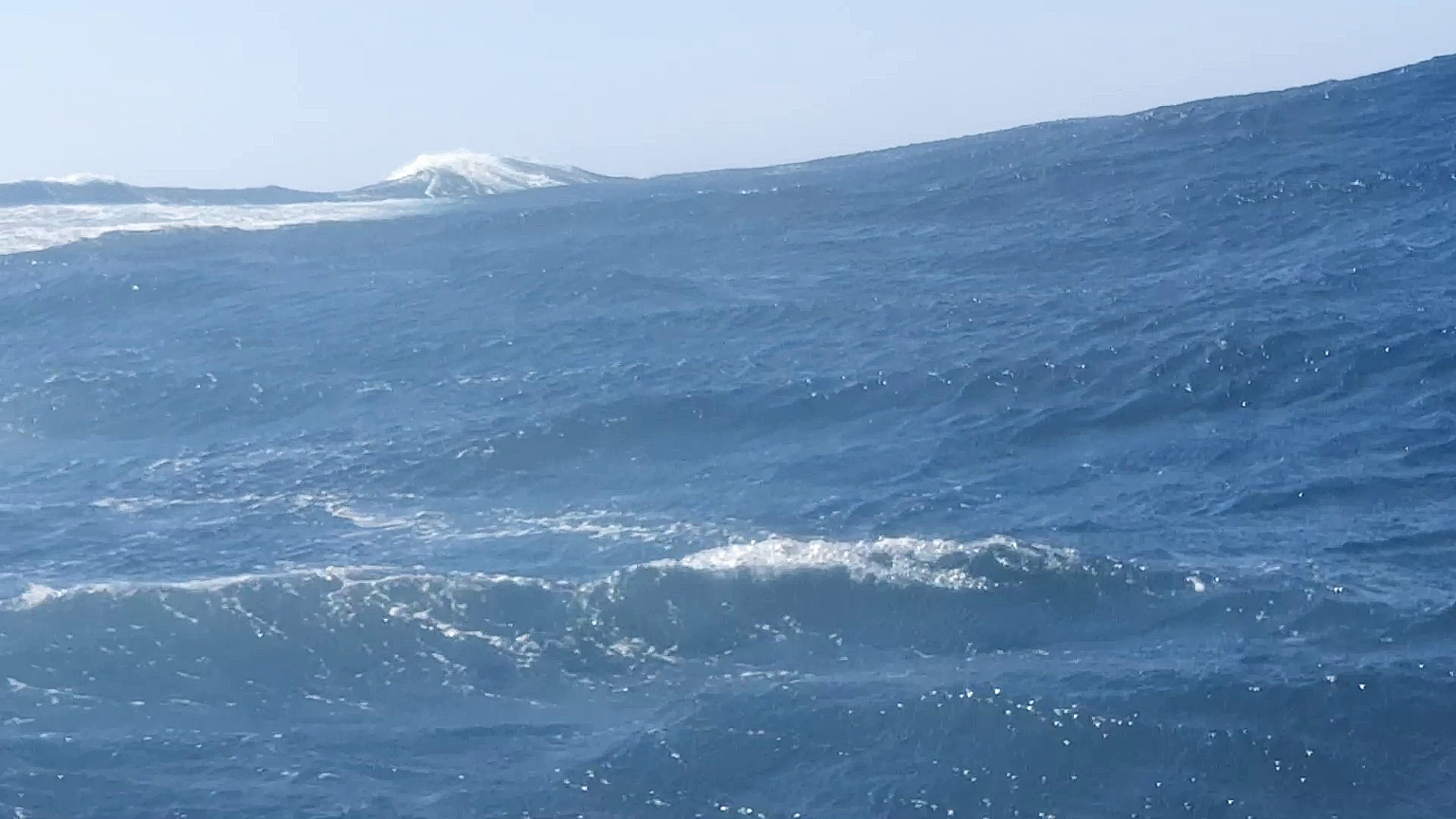 Crossing an ocean – SalingAlone